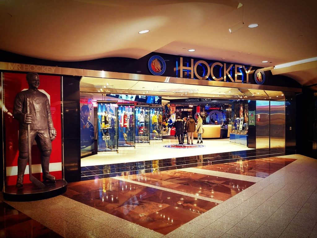 The PATH Toronto - Underground Walkway To Tourist Attractions and 30 ...